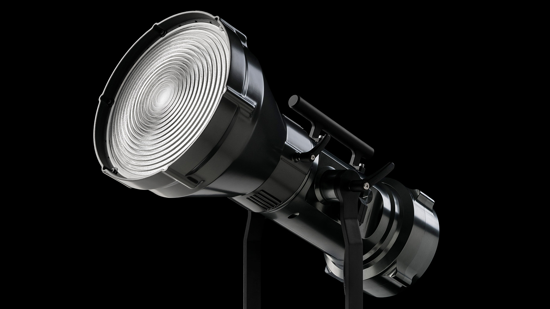 Maxima 7 - Finally, a direct LED HMI replacement?